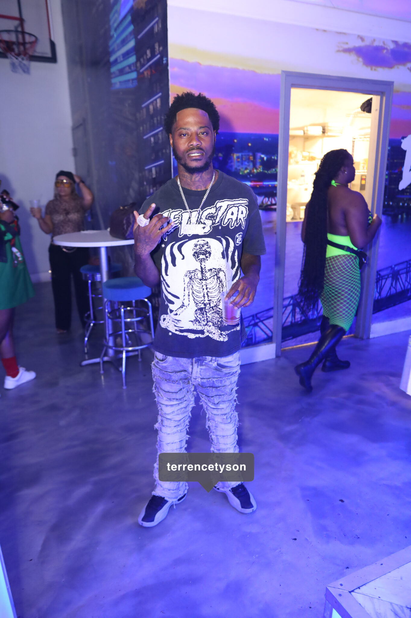 PHOTOS: Forever 23's "Back To The 2000s" Scorpio Bash @ Elevation ...
